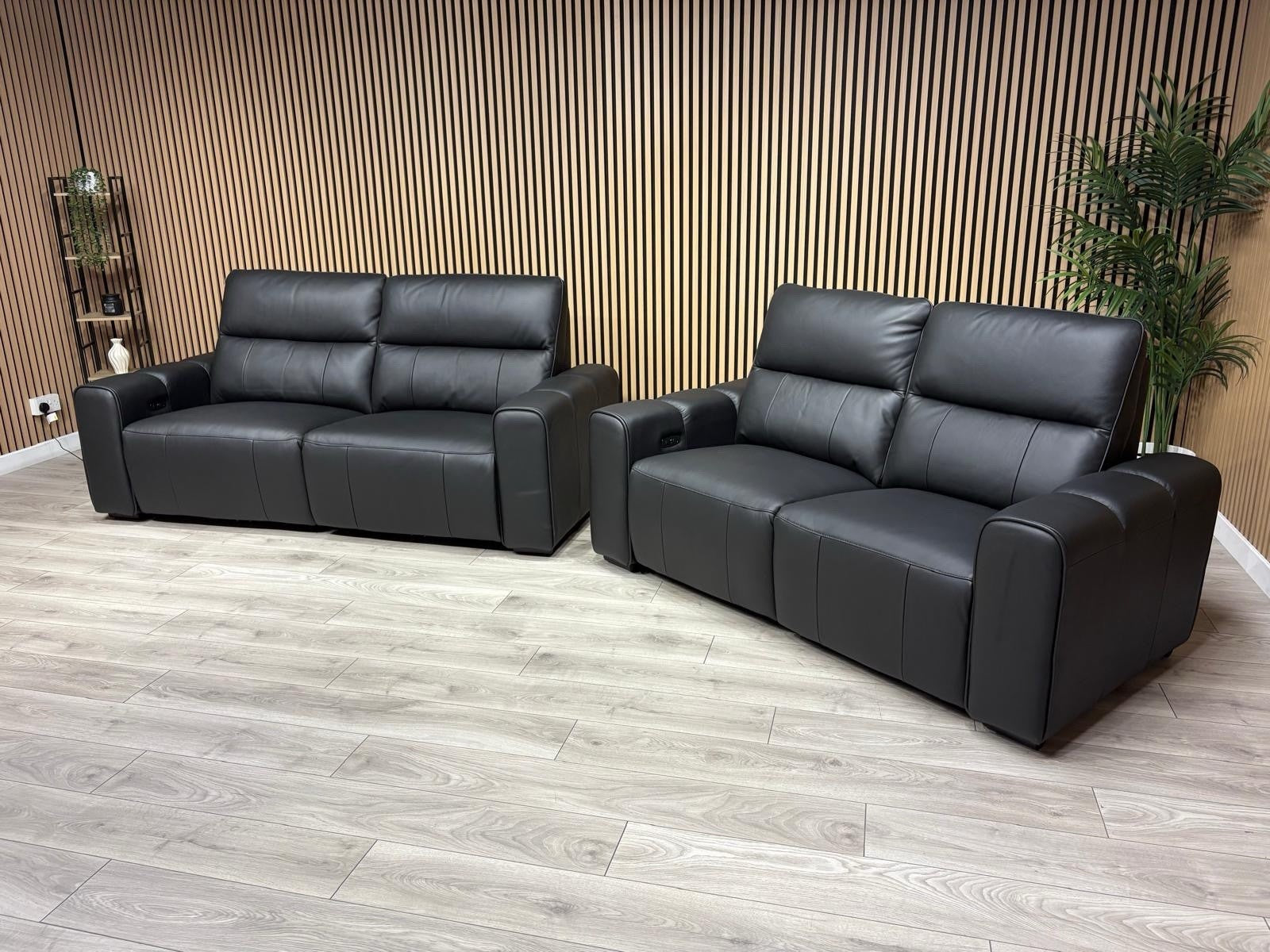 DFS Sample Bellagio Leather 3 Seater + 2 Seater Sofa Set, Power Reclin ...